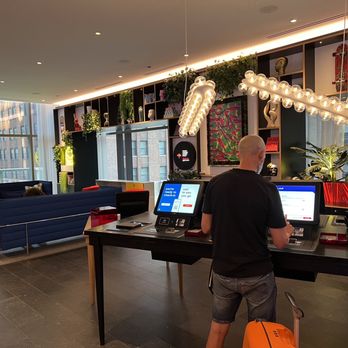 CITIZENM CHICAGO DOWNTOWN HOTEL - Updated June 2024 - 147 Photos & 35 ...