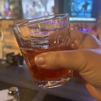 THE WOLF DEN BAR AND GRILL - Updated January 2026 - 90 Photos & 34 ...