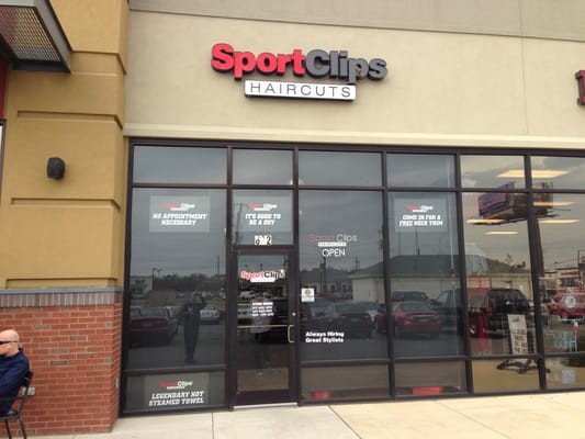 SPORT CLIPS HAIRCUTS OF TUSCALOOSA - MIDTOWN VILLAGE - Updated August ...