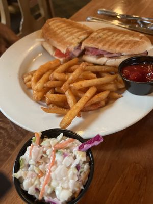 CLARK’S INN AND RESTAURANT - Updated December 2025 - 231 Photos & 329 ...