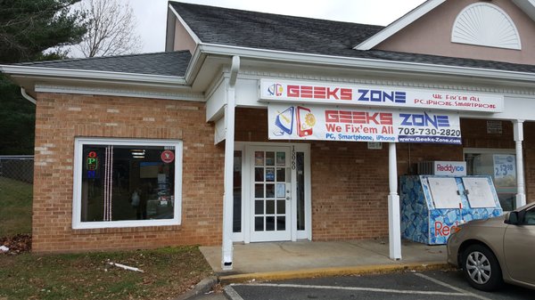 GEEKS ZONE - Updated December 2025 - 21 Photos & 36 Reviews - 15060 Cardinal Dr, Woodbridge ...