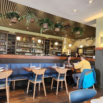 PERRY’S RESTAURANT - Updated August 2024 - 777 Photos & 871 Reviews ...