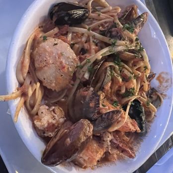 ADA’S FISH HOUSE - Updated July 2024 - 1633 Photos & 1546 Reviews - 558 ...
