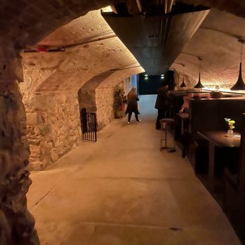 RABBIT HOLE - Updated October 2024 - 46 Photos & 20 Reviews - 210 S 1st ...