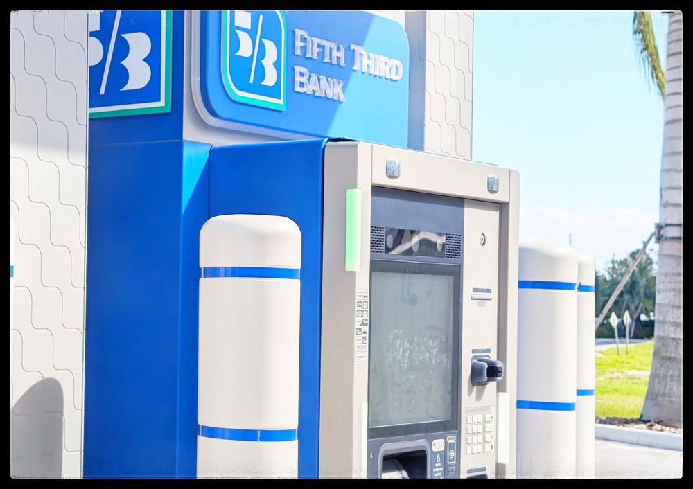 FIFTH THIRD BANK - Updated January 2025 - 4301 34th St S, St ...