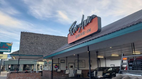 ROE ANN’S DRIVE-IN - 38 Photos & 45 Reviews - 929 S Washington Ave ...