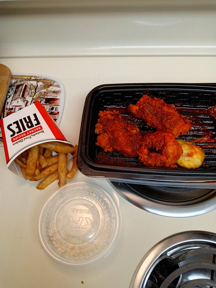 KFC - Updated October 2025 - 4642 Mahoning Ave, Austintown, Ohio - Fast ...