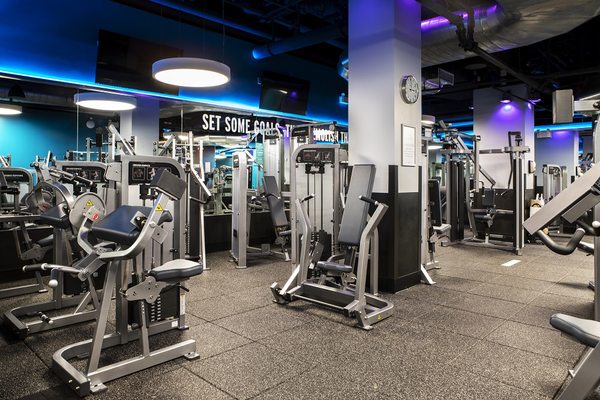 CRUNCH FITNESS - MIDTOWN EAST - Updated October 2025 - 32 Photos & 13 ...
