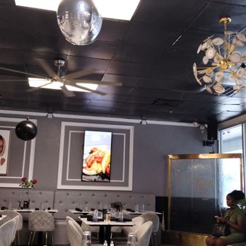 TABLE 22 - Updated January 2025 - 173 Photos & 90 Reviews - 4924 E Busch Blvd, Tampa, Florida ...