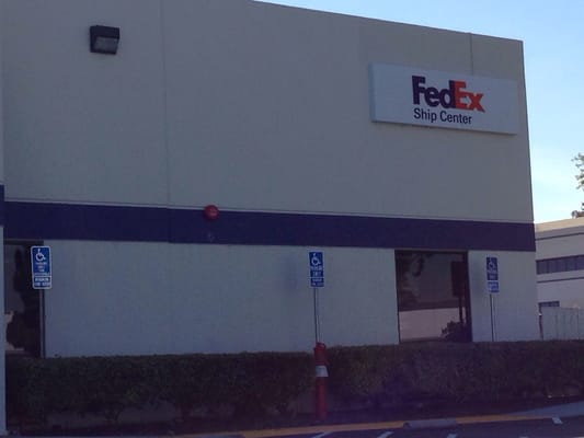 FEDEX SHIP CENTER - Updated December 2025 - 24 Photos & 88 Reviews ...