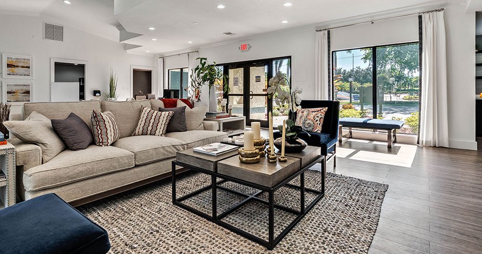 GULFSHORE APARTMENT HOMES - Updated December 2025 - 19 Photos - 5301 ...