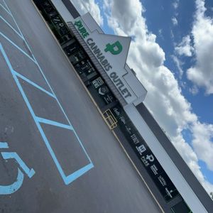 UNIQ CANNABIS - Updated June 2025 - 168 Photos - 14394 Laplaisance Rd ...