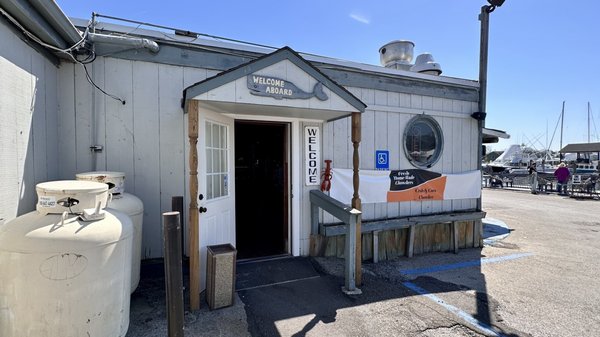 WHITE CAP FISH MARKET - Updated July 2024 - 134 Photos & 87 Reviews ...