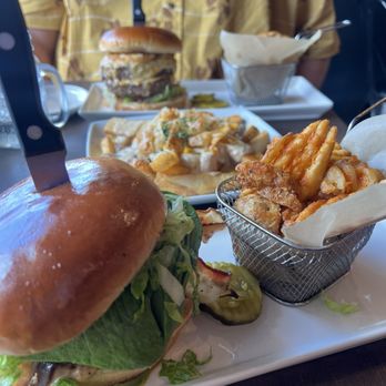 DA BURGER WING HUB - Updated August 2025 - 535 Photos & 193 Reviews ...