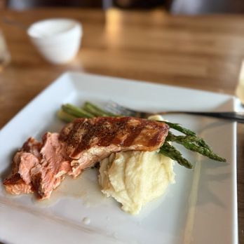 THE DIGNITARY RESTAURANT AND LOUNGE - Updated December 2025 - 80 Photos ...