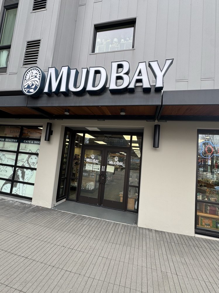 MUD BAY - Updated October 2025 - 16 Photos & 17 Reviews - 3331 N ...