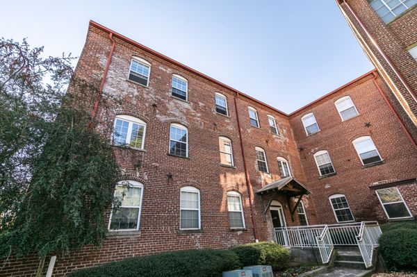 BRUMBY LOFTS - Updated May 2024 - 45 Photos - 111 N Marietta Pkwy NE ...