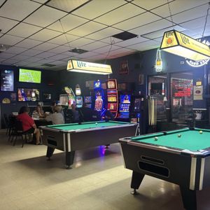 HALFTIME BAR & GRILL - Updated January 2026 - 27 Photos & 108 Reviews ...
