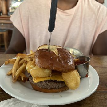 ME & BILLY - Updated March 2025 - 165 Photos & 368 Reviews - 200 W 3rd ...