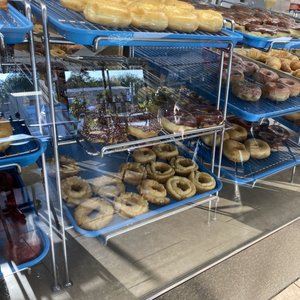 AM DONUTS AND CROISSANTS - 59 Photos & 33 Reviews - 1902 Grape St ...