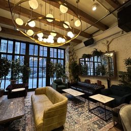 HUBBARD INN - Updated October 2025 - 547 Photos & 293 Reviews - 110 W ...