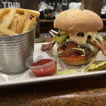 TRIPLE ROCK BREWERY & ALE HOUSE - Updated December 2024 - 755 Photos ...