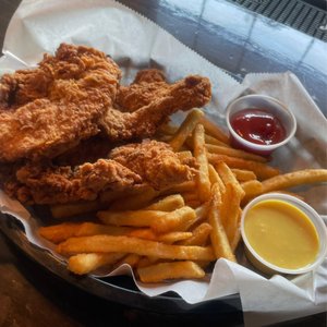 MAIN STREET TAVERN - 710 N Boundary St, Montevallo, Alabama - 103 ...