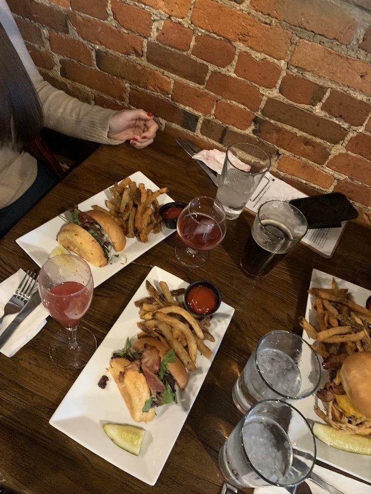 17 PUBLIC SQUARE - 34 Photos & 80 Reviews - 17 Public Square, Medina ...