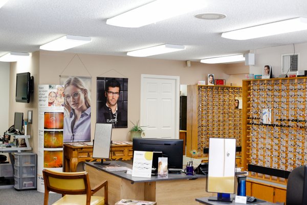TRIANGLE VISIONS OPTOMETRY - Updated November 2025 - 219 Merrimon Ave ...