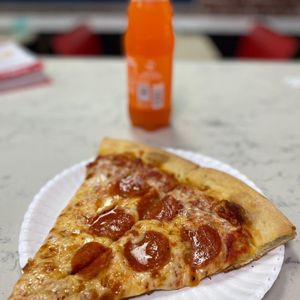 R’WAY PIZZA AND FAMILY TAVERN - Updated October 2025 - 27 Photos & 103 ...