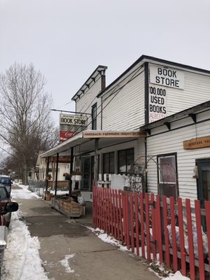 MONTANA VALLEY BOOK STORE - Updated December 2025 - 12 Photos & 21 ...