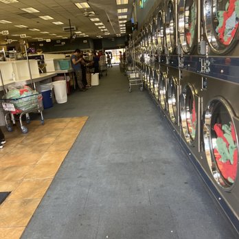 WORLD’S LARGEST LAUNDROMAT - Updated October 2025 - 51 Photos & 65 ...