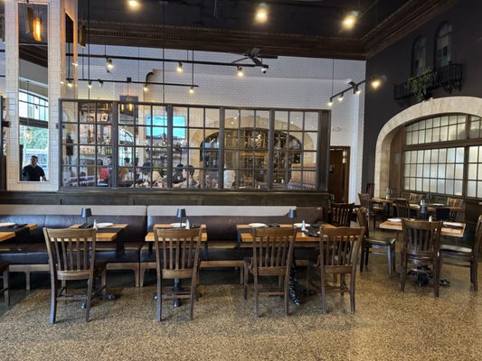 MODERN RESTAURANT & LOUNGE - Updated December 2025 - 312 Photos & 388 ...