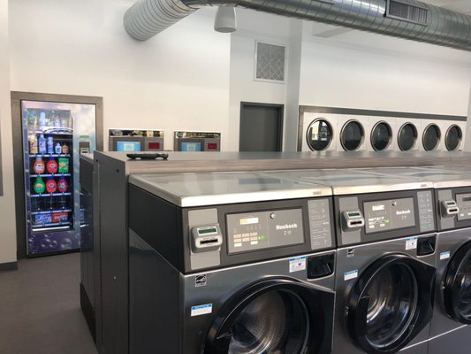 MAIN ST LAUNDROMAT - Updated December 2025 - 18 Photos - 780 Main St ...