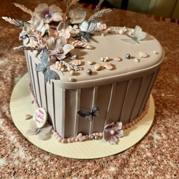 CAKES ICONIC - Updated July 2025 - 33 Photos & 13 Reviews - 707 Federal ...