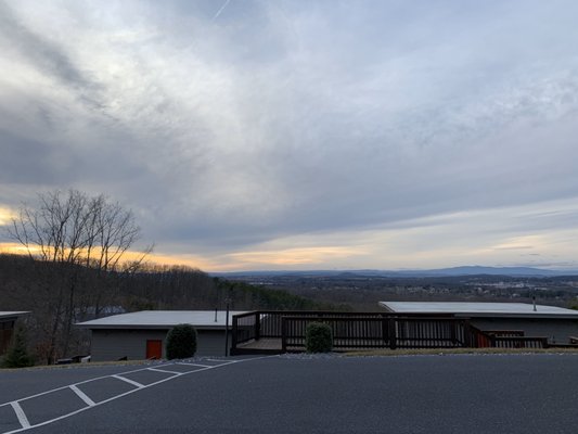 THE IRIS INN - 236 Photos & 141 Reviews - 191 Chinquapin Dr, Waynesboro ...