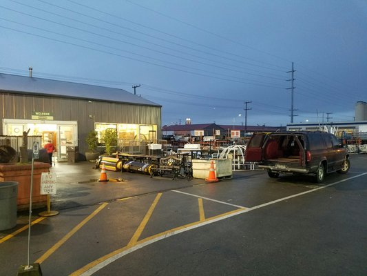 SECOND USE BUILDING MATERIALS - Updated December 2024 - 63 Photos & 99 ...