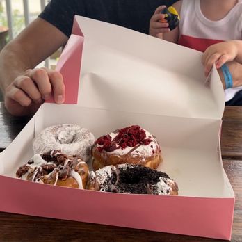 THOMAS DONUT & SNACK SHOP - Updated September 2024 - 587 Photos & 890 ...