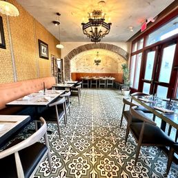 ROMAN WOLVES - Updated December 2024 - 549 Photos & 349 Reviews - 1980 ...