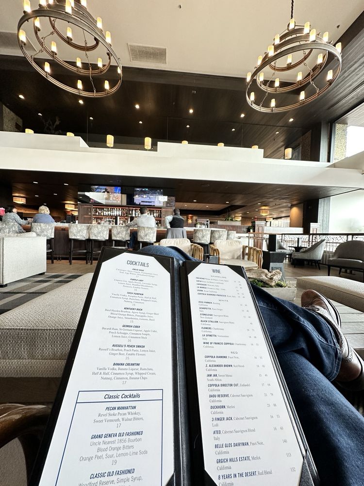 EVOLVE BAR AT THE GRAND GENEVA RESORT - Updated September 2025 - 21 ...