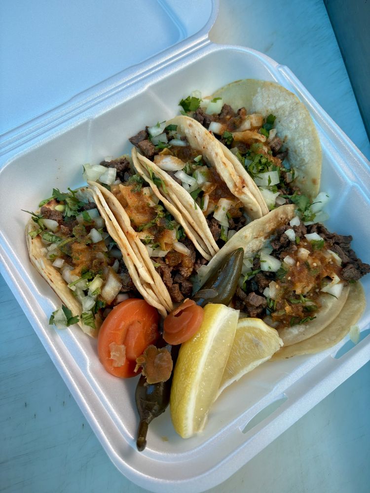 MR ALEX GRILLED FOOD TRUCK - Updated October 2025 - 302 N 9th St ...