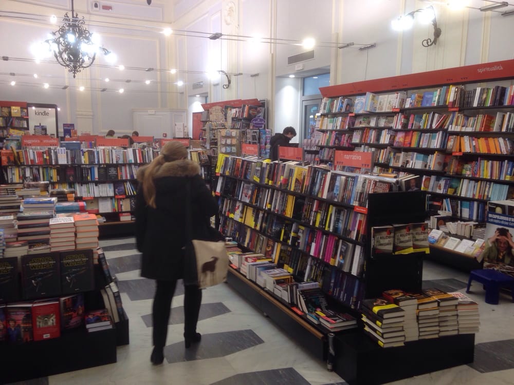 GIUNTI AL PUNTO LIBRERIE - Piazza Acquaverde 34, Genova, Italy ...