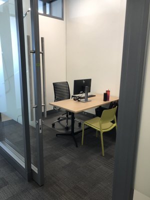 BROKERLINK - Updated November 2025 - 15 Photos - 575 100 Street SW ...