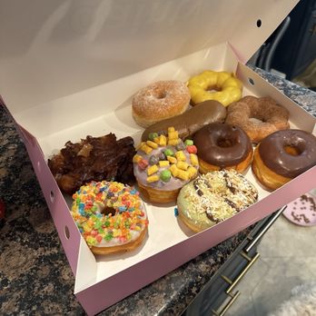 DAINTY DONUTS - Updated December 2025 - 21 Photos & 26 Reviews - 115 ...