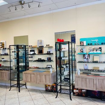 DESIGNER EYES OPTOMETRY - Updated January 2026 - 54 Photos & 55 Reviews ...