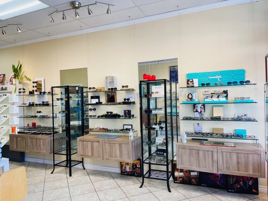 DESIGNER EYES OPTOMETRY - Updated January 2026 - 54 Photos & 55 Reviews ...