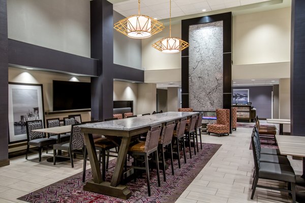 HAMPTON INN & SUITES RENO/SPARKS - Updated July 2025 - 198 Photos & 76 ...