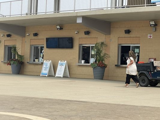 EDGEWATER BEACH HOUSE - Updated December 2025 - 7600 Cleveland Memorial ...