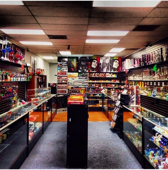 SMOKE N UP SMOKE SHOP - Updated January 2026 - 25 Photos & 30 Reviews ...