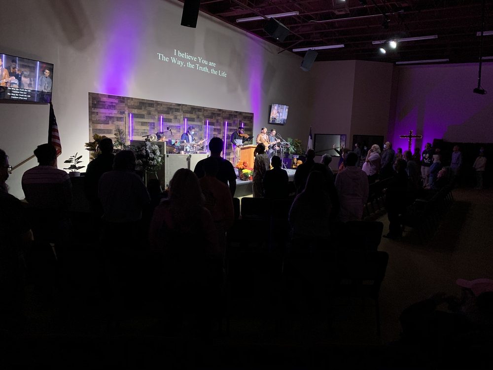 CALVARY CHAPEL OPEN DOOR - Updated December 2025 - 13 Photos - 1011 N ...